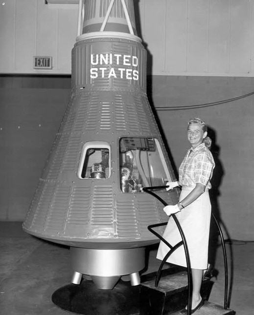 Ladies night in space | steampunk.dk